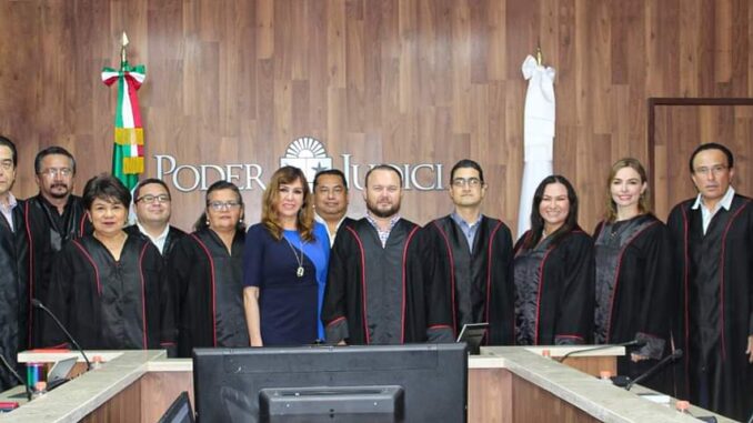 El Pleno del Tribunal toma protesta a Jueza Consejera Ruth Gamboa ...